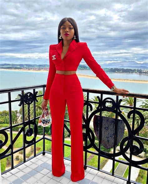 Pin Di Edlla Su Mariipvzz Idee Di Moda Vestiti Di Moda