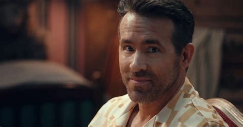 Ryan Reynolds Softy Serial Killer With Schizophrenia Is Still His Best