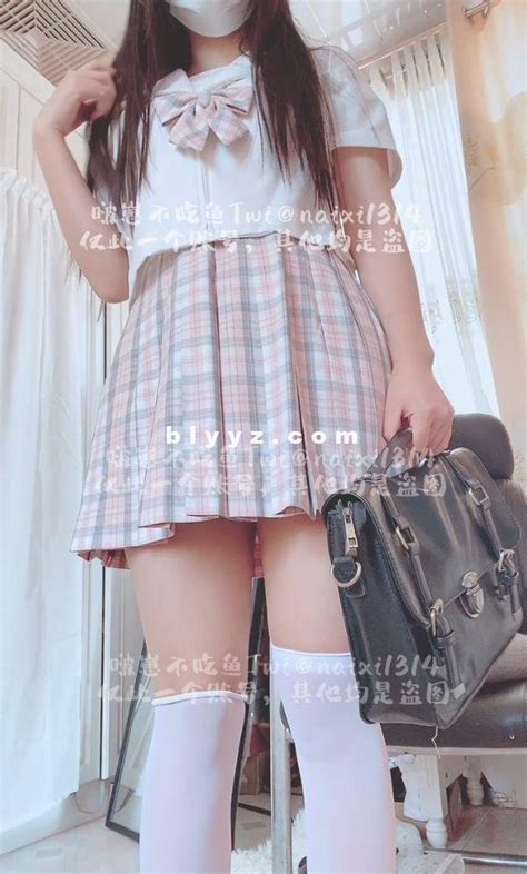 推特福利姬博主啵崽不吃鱼自娱自乐福利视频 1v 947 41m 海兔部落