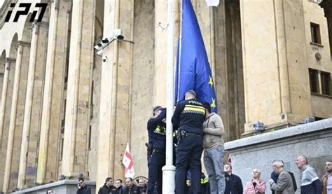 პარლამენტთან ევროკავშირის დროშა კვლავ აღმართეს Ambebi Ge