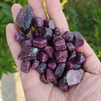 Wholesale Natural Rock Red Ruby Gemstone Rough Raw Uncut Rubies Crystal Rough Corundum Stones