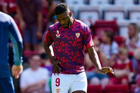 El Sevilla Inscribe A Iheanacho Y Le Queda Algo Para El Sustituto De Acuña