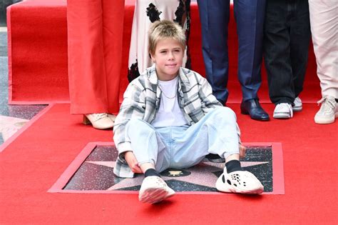 Chris Hemsworths Twin Sons Look Just Like Their Dad In Emotional Rare