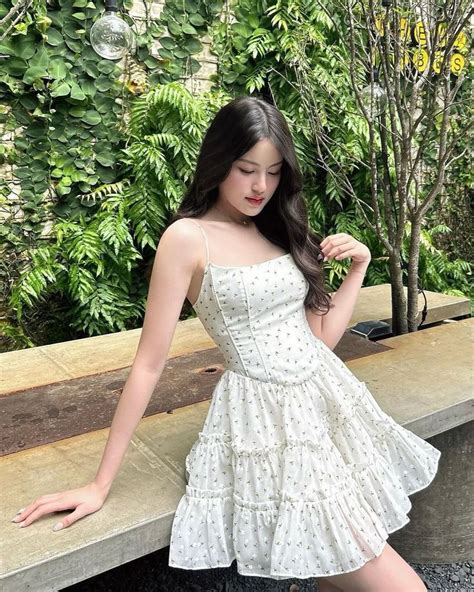 Ghim của jennie kim trên Dresses Chụp ảnh