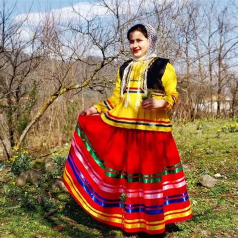 Persian Gilani Girls Traditional Clothing Set Shopipersia