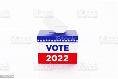 투표 2022 흰색 반사 배경에 앉아있는 미국 국기로 질감 된 서면 투표 상자 선거에 대한 스톡 사진 및 기타 이미지 선거 2022년 투표함 Istock