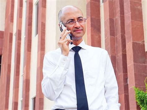 Why Dubai Ceo Punit Vasu Is Not On Whatsapp Other Social Media