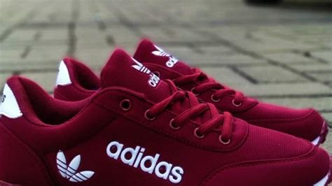 Awalnya Dikira Pakai Sepatu Brand Ternama Setelah Didekati Fakta Baru