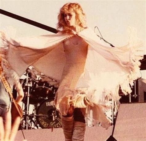 Pin By Laura On Stevie Nicks Stevie Nicks Stevie Stevie Nicks