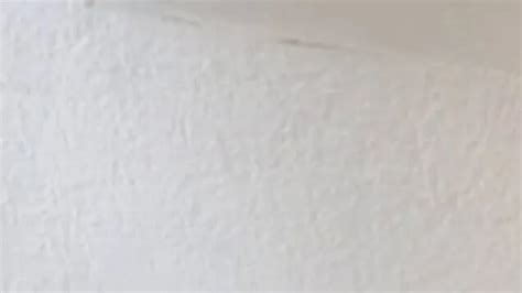 Как клеить молдинги на стену с обоями Смотреть онлайн в поиске Яндекса по Видео