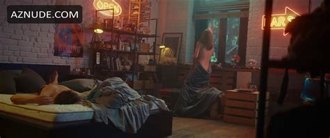 maks i gus nude scenes aznude