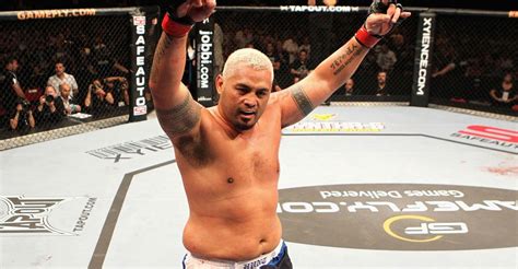 Ufc Fight Night 85 In Tweets Pros React To Mark Hunts Walkoff Ko