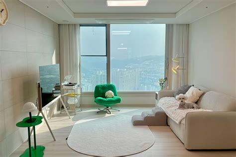 비비드 그린 포인트로 센스 한 방울💚 21평 싱글 하우스 라이프스타일 슈퍼앱 오늘의집 비비드 그린 포인트로 센스 한 방울💚 21평 싱글 하우스 라이프스타일 슈퍼앱 오늘의집