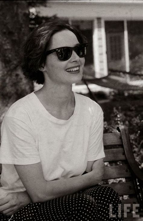 Pin By Paul Phillips On Isabella Rossellini Isabella Rossellini Isabella Italian Actress