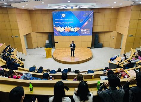 Олон Улсын Олон Улсын Эдийн Засаг Бизнесийн Их Сургууль