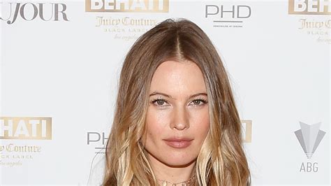 Behati Prinsloo S Pregnancy Glow Beats The Best Foundation Vogue