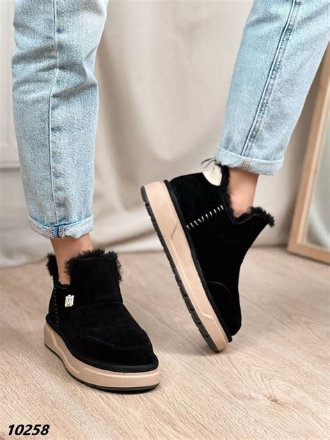 Уггі — ціна 1700 грн у каталозі Уггі Купити жіночі речі за доступною ціною на Шафі Україна