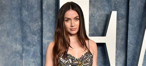 Ana De Armas In Her Tight Bikini Suns Her Buns