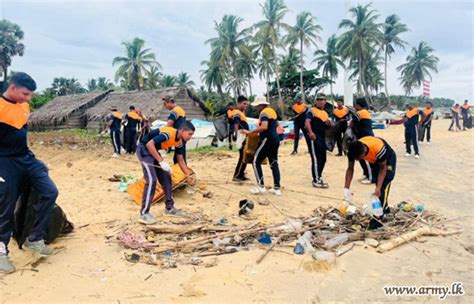 16 බලඇණිය ගජබා රෙජිමේන්තුවේ මූලිකත්වයෙන් වෙරළ පිරිසිදු කිරීමේ වැඩසටහනක්