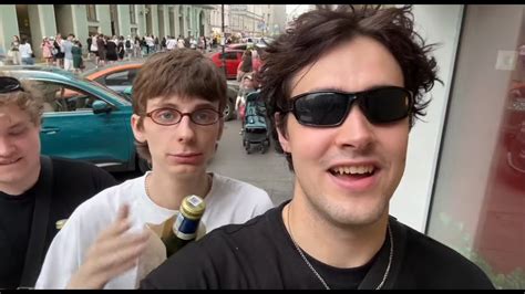 МАФАНЯ СЕКСБОМБА БРАМО УГАРАЮТ В ЦЕНТРЕ ПИТЕРА ИРЛ СТРИМ Youtube