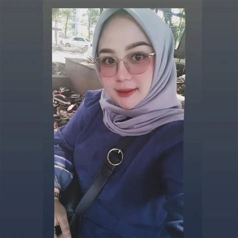 Rianti Rie Rianti Rie On Threads