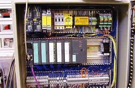 Apa Itu Plc Ketahui Pengertian Cara Kerja Dan Fungsinya Riset