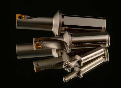 utensile multifunzionale per foratura e tornitura sau sec