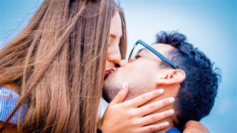 Tired Of Kissing A Lover With Bad Breath Heres How To Have That Talk