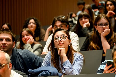 ქუთაისის 🎓🌍მსოფლიოში აღიარებულმა მეცნიერმა კურტ მელჰორნმა Kiu ში საჯარო ლექცია წაიკითხა 🎓📊