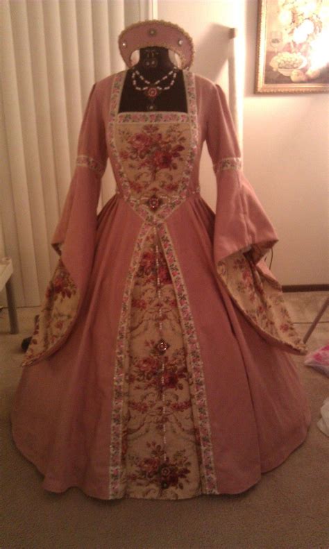 Dress To Impress Tudor Period