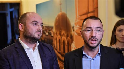 Общинарите от ГЕРБ СДС искат извънредно заседание на СОС Новини бг