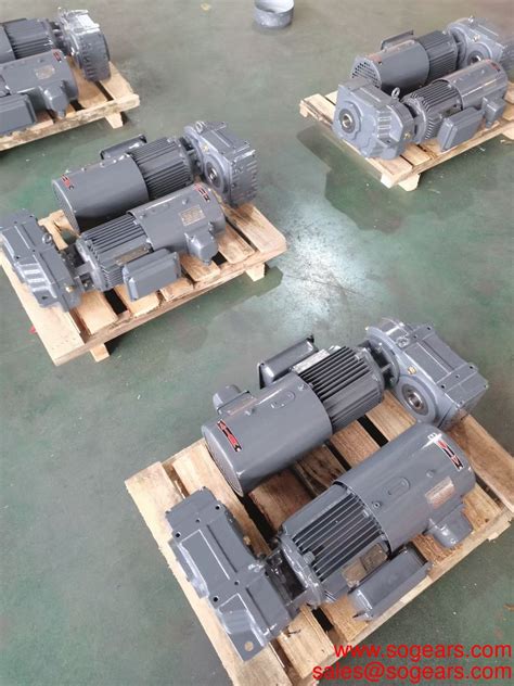 정밀 저백래시 원형 플랜지 헬리컬 기어 서보 모터 유성 감속 기어박스