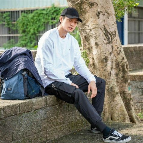 Htet Hlaing Adlı Kullanıcının Dark Blue Panosundaki Pin