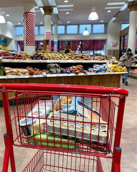 Trader Joes Shopping Cart Etiquette June 2023 The Kitchn