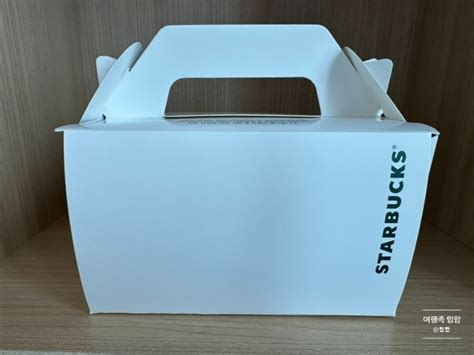 스타벅스 The 촉촉 초콜릿 생크림 케이크 3월 신메뉴 카스텔라 크럼블 딸기 블렌디드 네이버 블로그