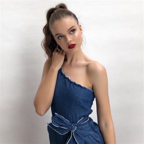 Anna Zak Free Pics Galleries More At Babepedia