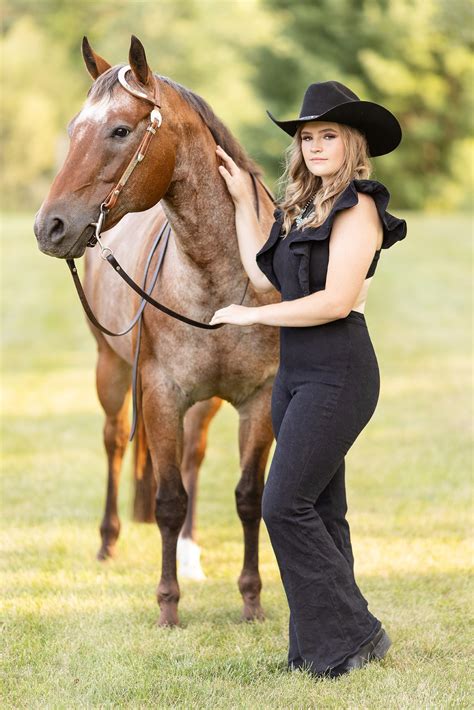 What To Wear For Your Equine Portrait Session With Outfit Ideas