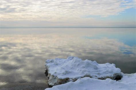 Premium Photo Unfrozen