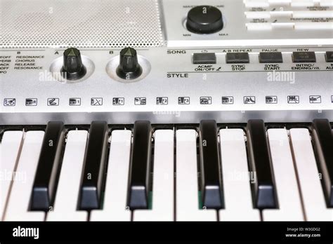 Synthesizer Keyboard Hi Res Stock Photography And Images Alamy