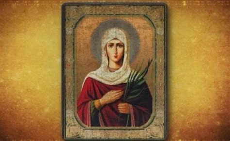 Таня слага масата за имен ден — Offnews