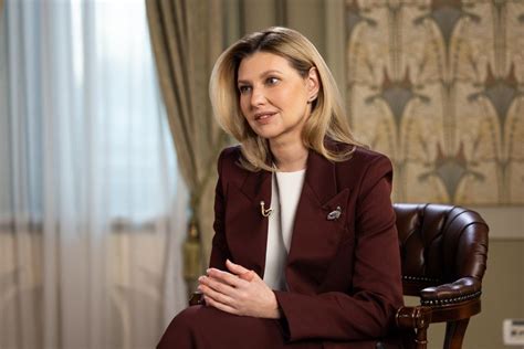 Украины тэргүүн хатагтай Зеленская нөхөртэйгээ хамт амьдрахгүй байгаа