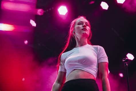 Sigrid Played Bbc Radio 1s Big Weekend And It Looked Exactly Like