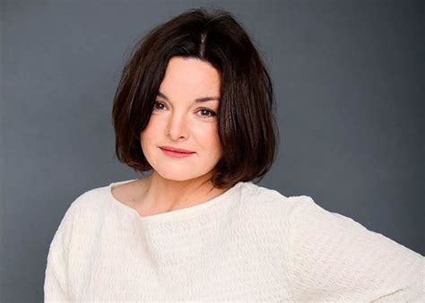 Joanie Guérin Attire Tous Les Regards à La Plage