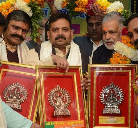 राज्यमंत्री रविंद्र जायसवाल ने कहा बेटियां पढ़कर बन सकती प्रियंका से