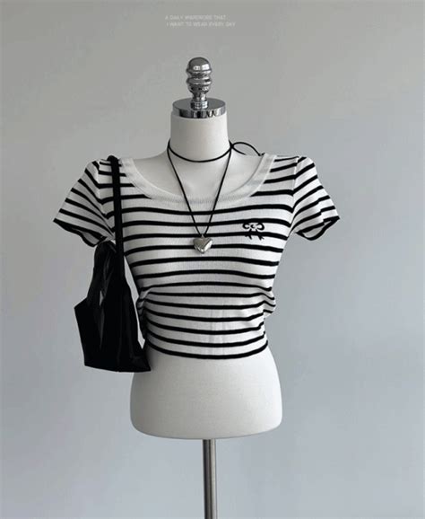 11할인md추천여리핏여름반팔니트리본스트라이프단가라꾸안꾸단정핏 코빌리단가라리본니트 에이블리