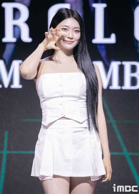 240610 Everglow Onda Zombie Comeback Showcase Kpopping