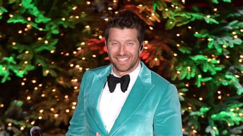 Brett Eldredge Teams With Minted For Holiday Collection K99 1fm