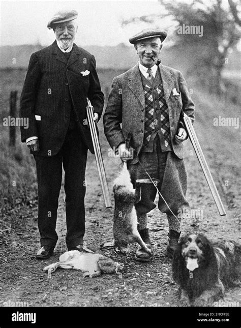Sir Harry Lauder Right Famed Comedian And A Friend Col Mchardy Of