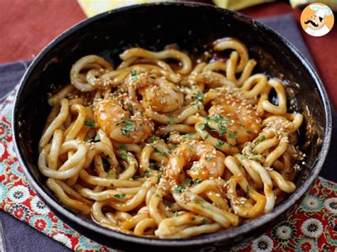Shrimp Udon Noodles With Spicy Peanut Sauce Recipe Petitchef