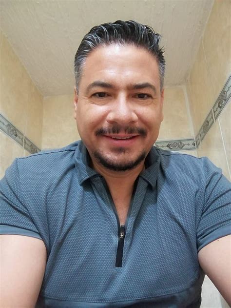 Fotos De Hombres Comunes Hombre Foto De Perfil Fotos De Señores